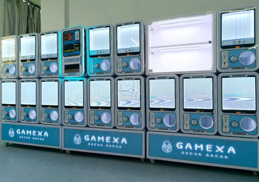 Pink Metal Gashapon Machine – Poster Display | 100mm Size