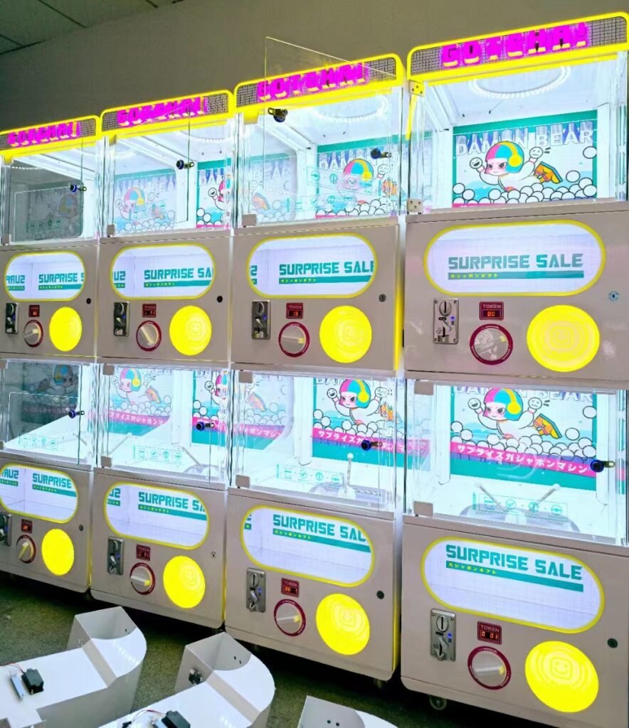 Damon Bear Double‑Decker Gashapon Machine – TopGacha