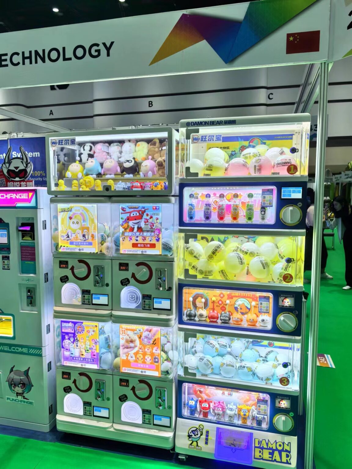 Gashapon Machine Poster Displays – Acrylic & Plastic Options